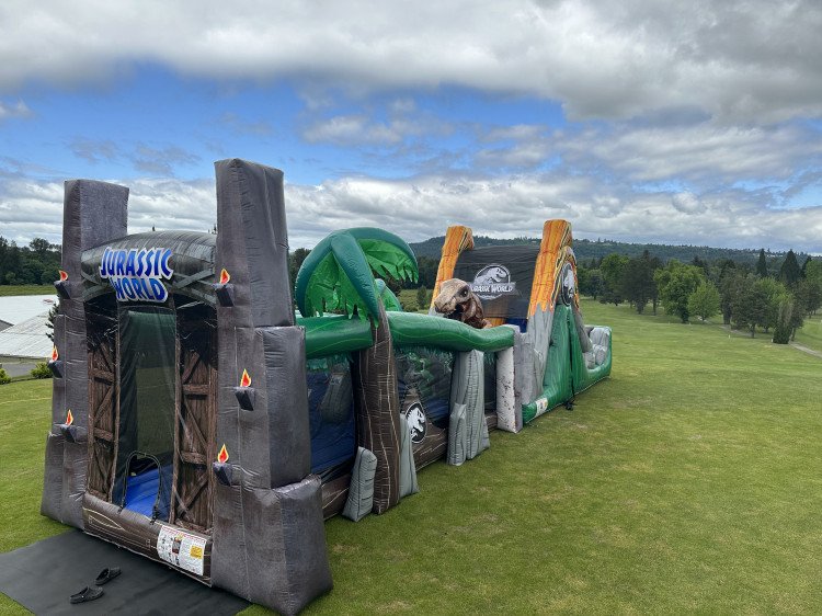 (31) Jurassic Park obstacle course - WV BOUNCE HOUSE SHERIDAN OR
